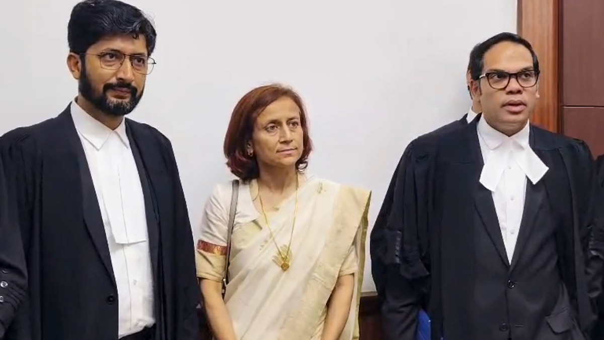 Sonam Wangchuk's Wife Gitanjali J Angmo Visits Him In Jodhpur Jail ...