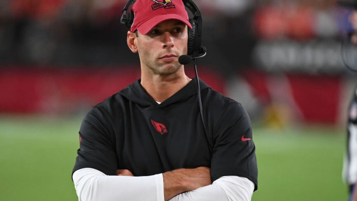NFL: What a Fortune! Cardinals Coach Jonathan Gannon Fined Six Figures