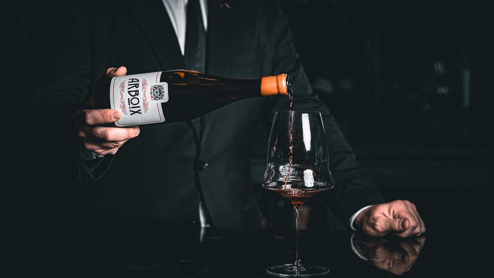 El vino que nació como terapia: el sumiller de Dins transforma la ...