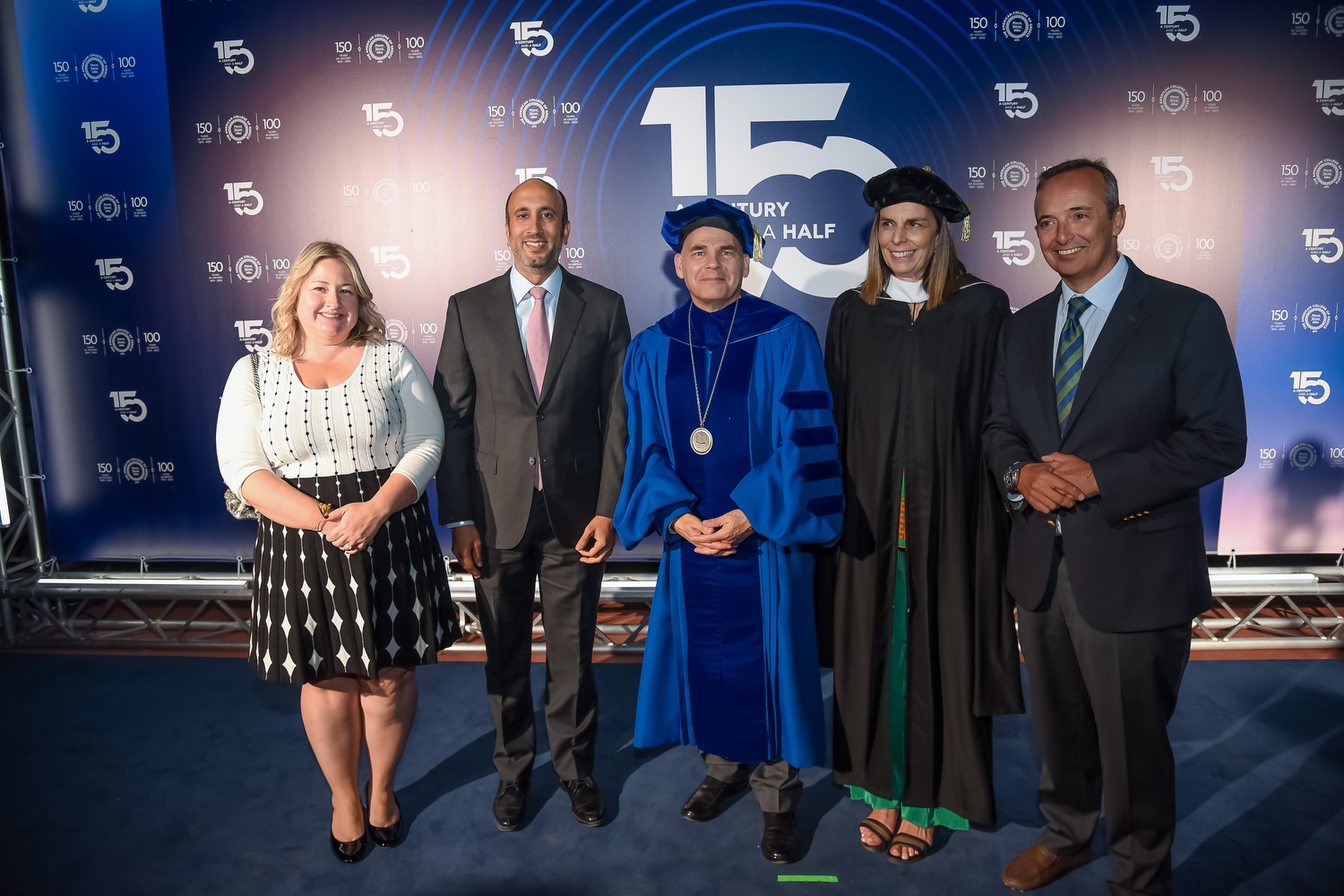 150 κεριά για το Αμερικανικό Κολλέγιο Ελλάδος, επέτειος για Pierce ...