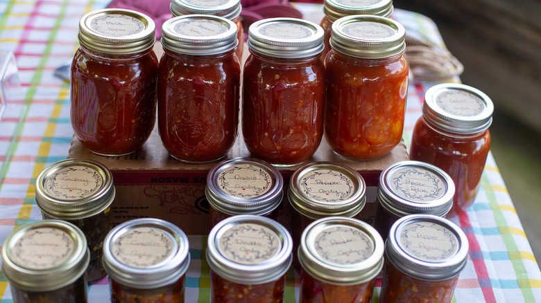 We Asked 7 Pro Chefs For Their Favorite Jarred Salsas