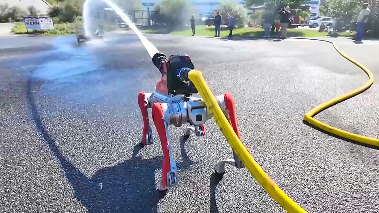 Le chien robot pompier « B2Fire » testé par les pompiers de New York