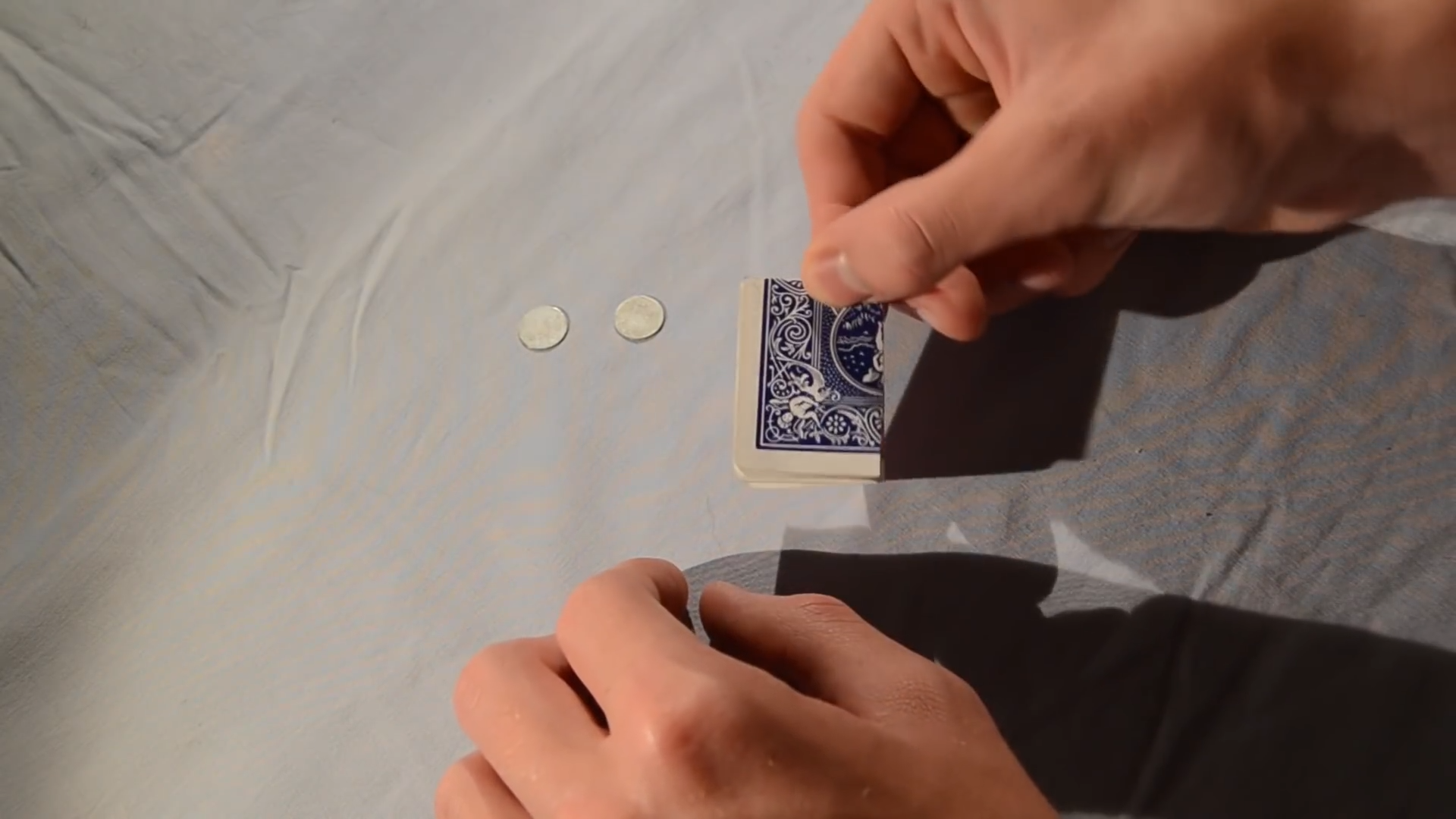 3 Easy card tricks to blow people's minds