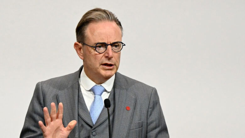 Federale regering zoekt minstens 10 miljard euro, maar 14 oktober is ...