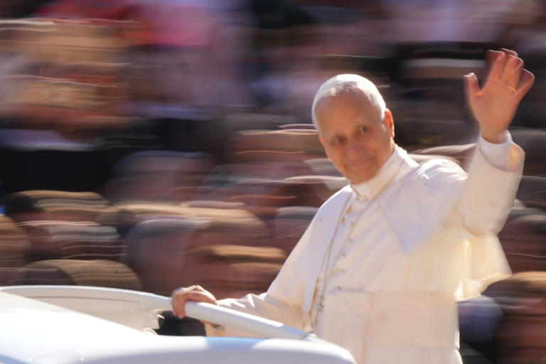 El Paso bishop brings Pope Leo XIV desperate letters from migrants in ...