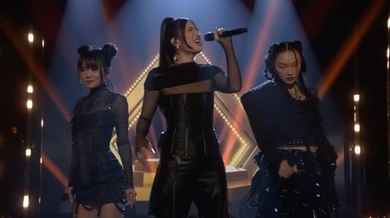 Original singers perform 'Golden' from 'KPop Demon Hunters' live and in ...