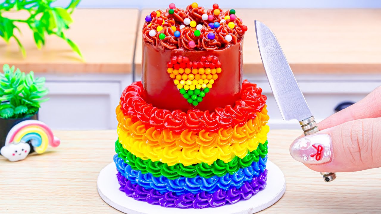 Miniature Rainbow Chocolate Cake Decorating