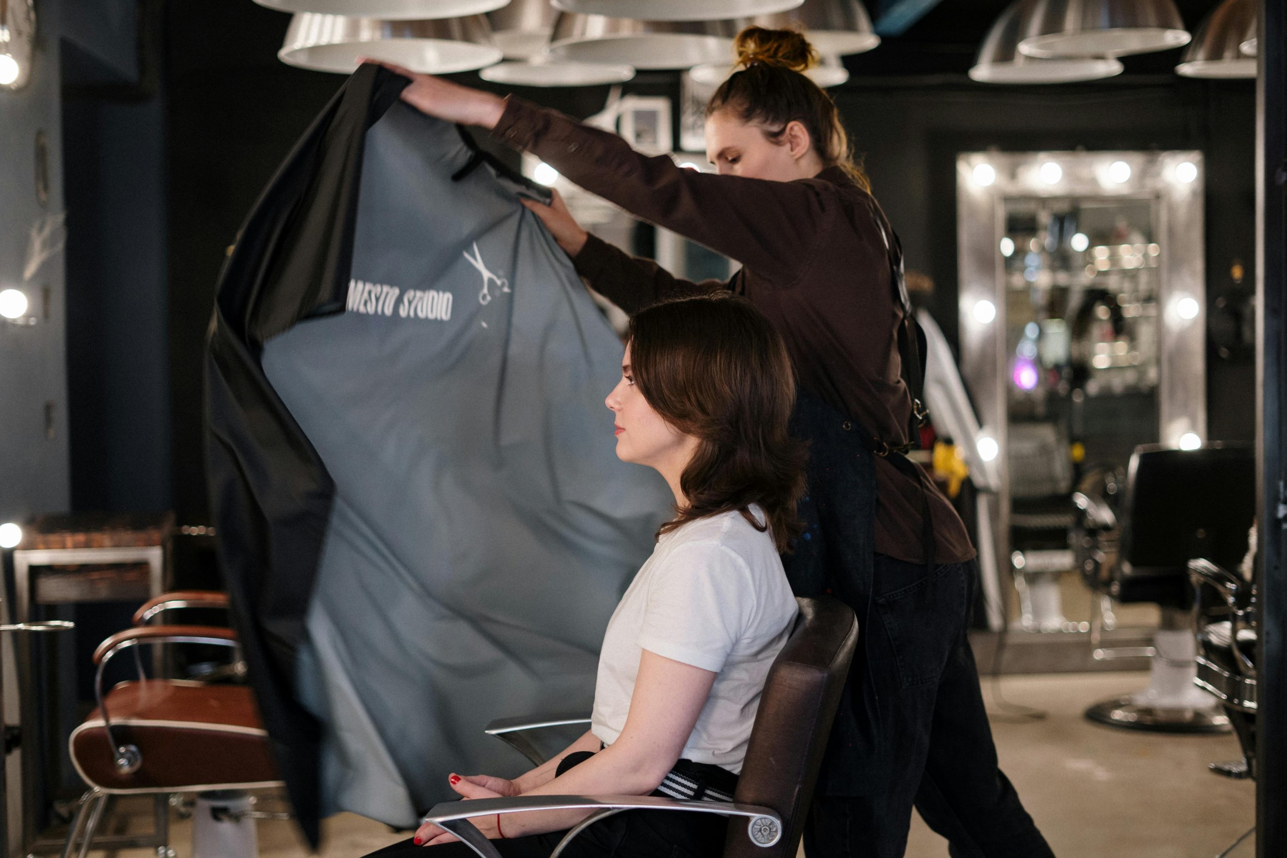 How to Save Money on Hair Coloring and Salon Visits