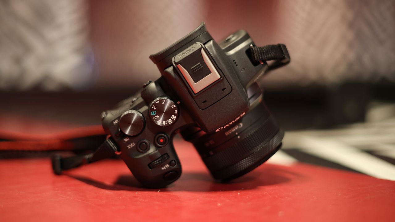 Canon EOS R10 remains #1 mirrorless camera, but the Nikon Z30 and Fuji X-M5 are gaining ground