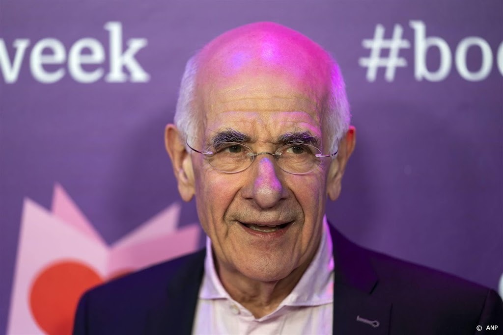 Frits Spits verrast door nieuwe relatie: 'Heel andere liefde'