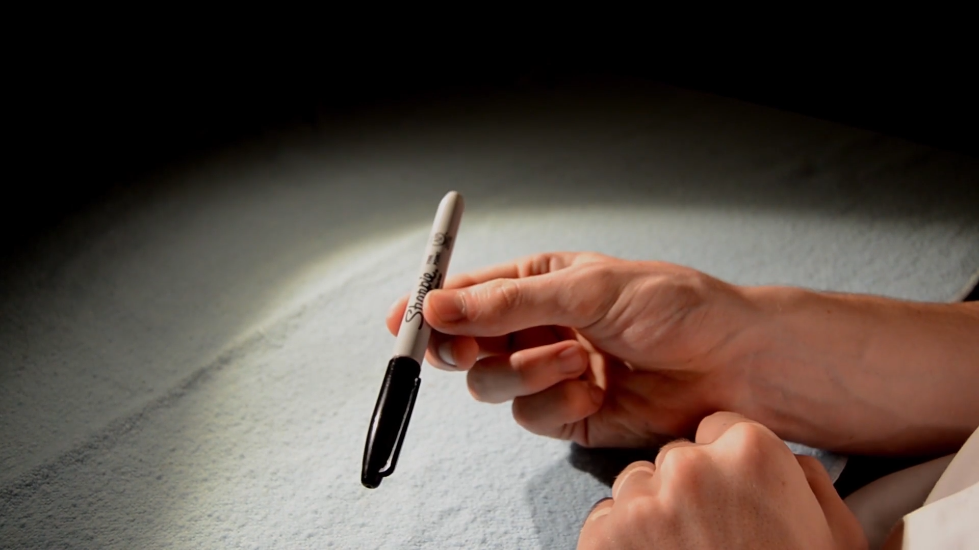 3 Pen magic tricks to impress your friends
