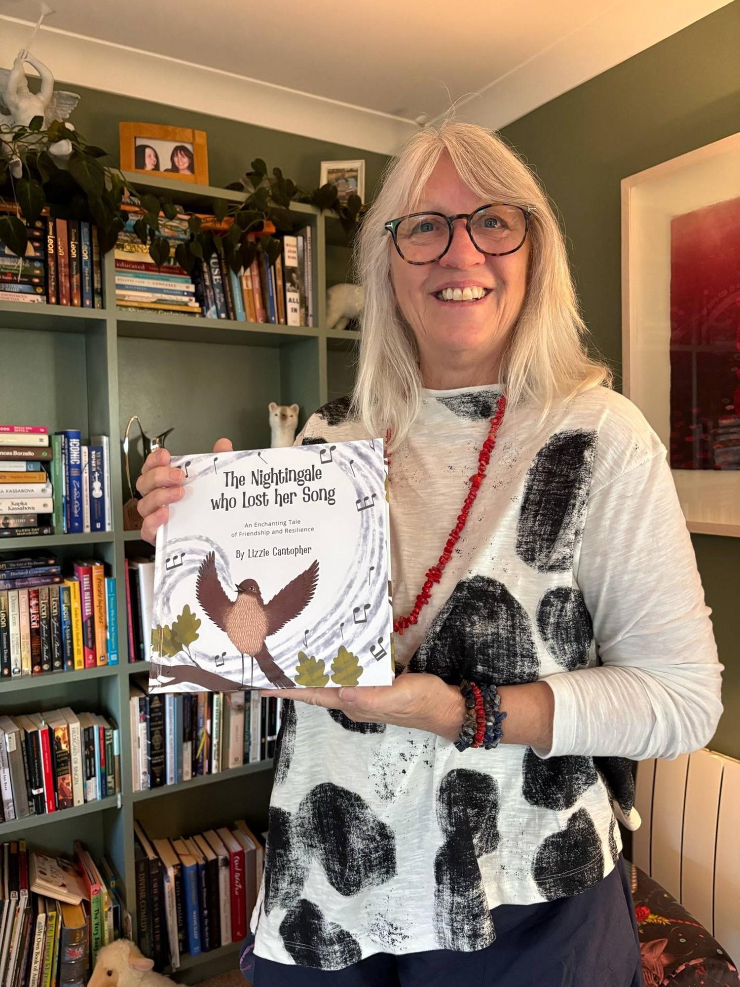 Local author Lizzie Cantopher and her book ”The Nightingale who lost ...