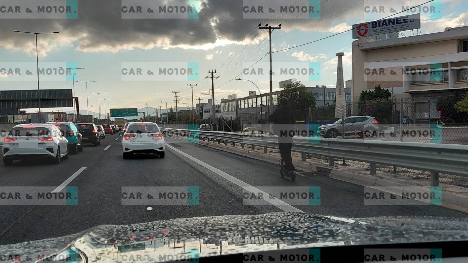Ελλάδα: Βγήκε σαν κύριος στην Εθνική Οδό με το πατίνι του -Χωρίς κράνος ...