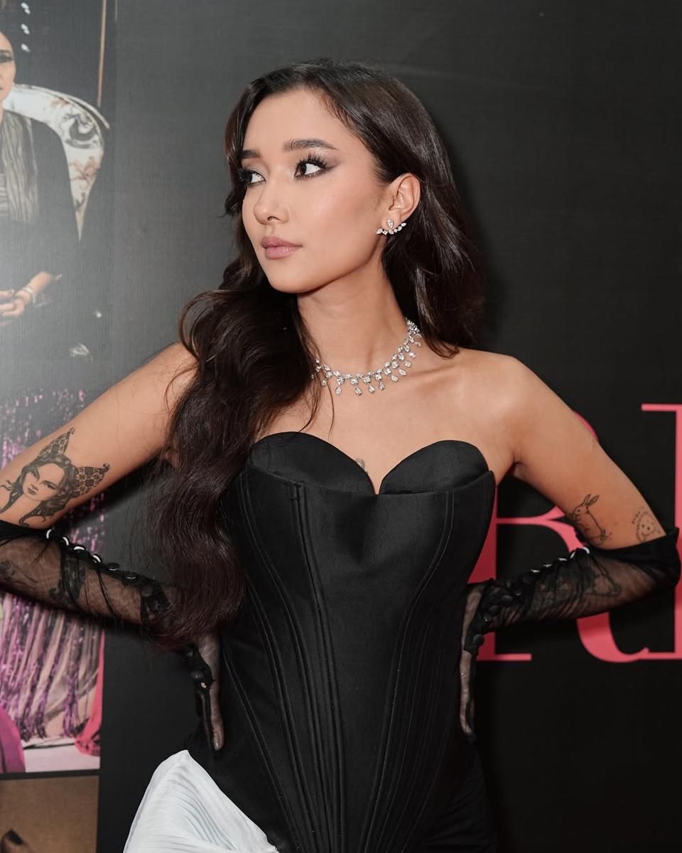 Deretan Makeup Look a la Carissa Perusset yang Chic dan Stunning