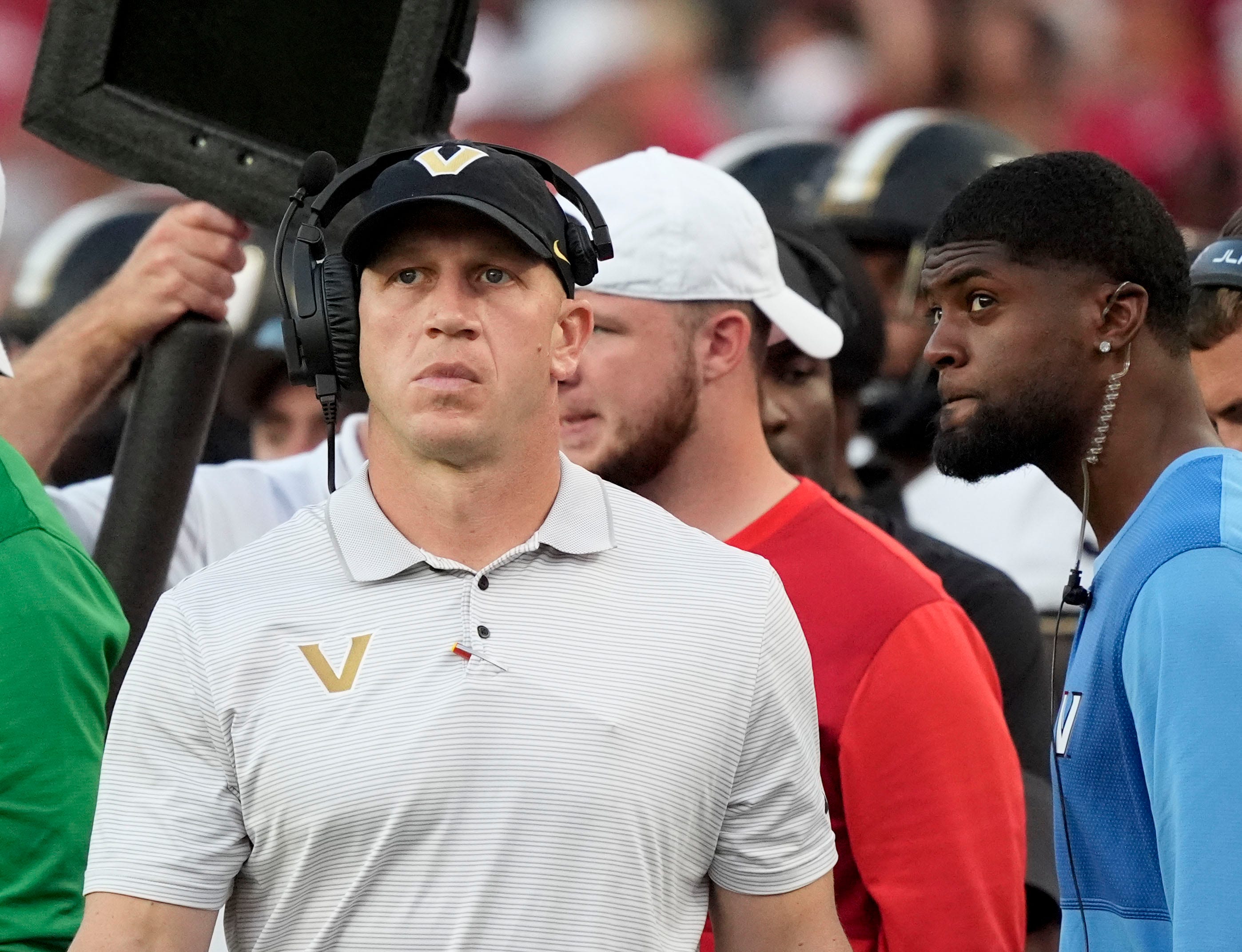 Vanderbilt football coach Clark Lea 2025 contract details: Salary ...