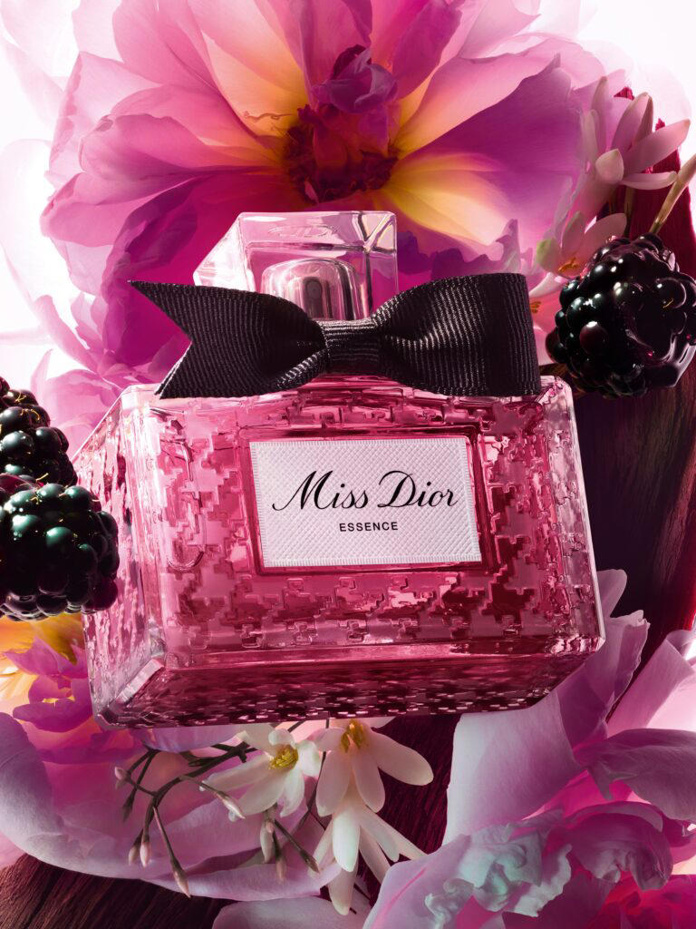 Miss Dior Essence : l’insolence d’un sillage pop et intense mêlant ...