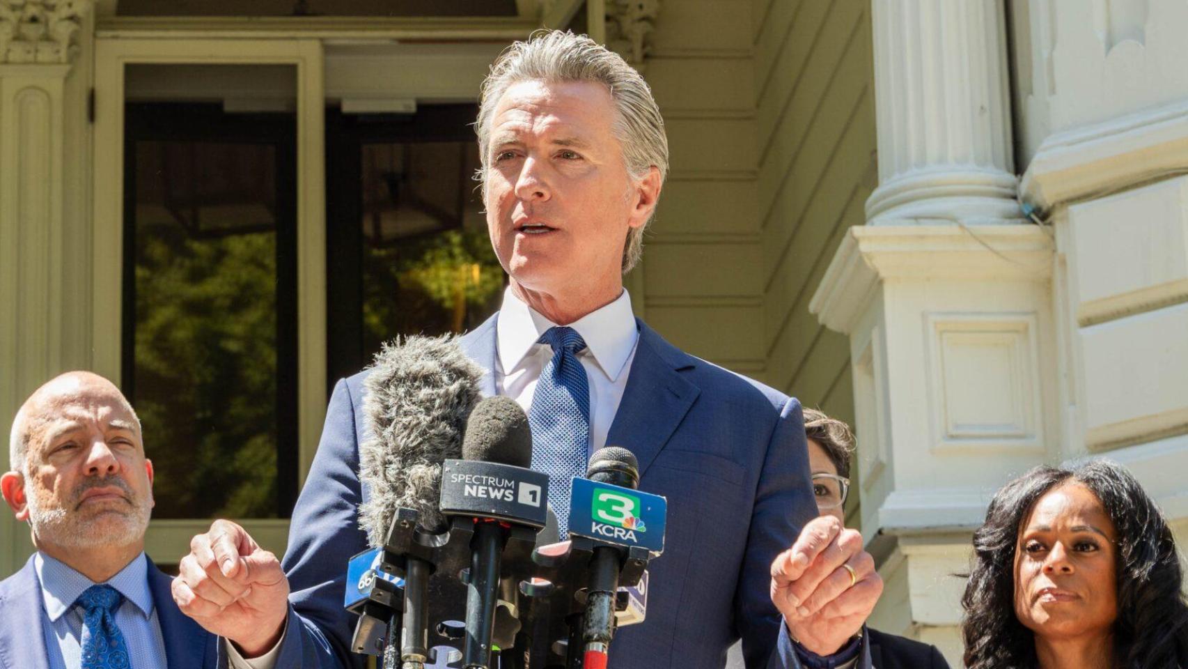 Gavin Newsom se enfrenta a Netflix, Hulu y Amazon Prime con una nueva ...