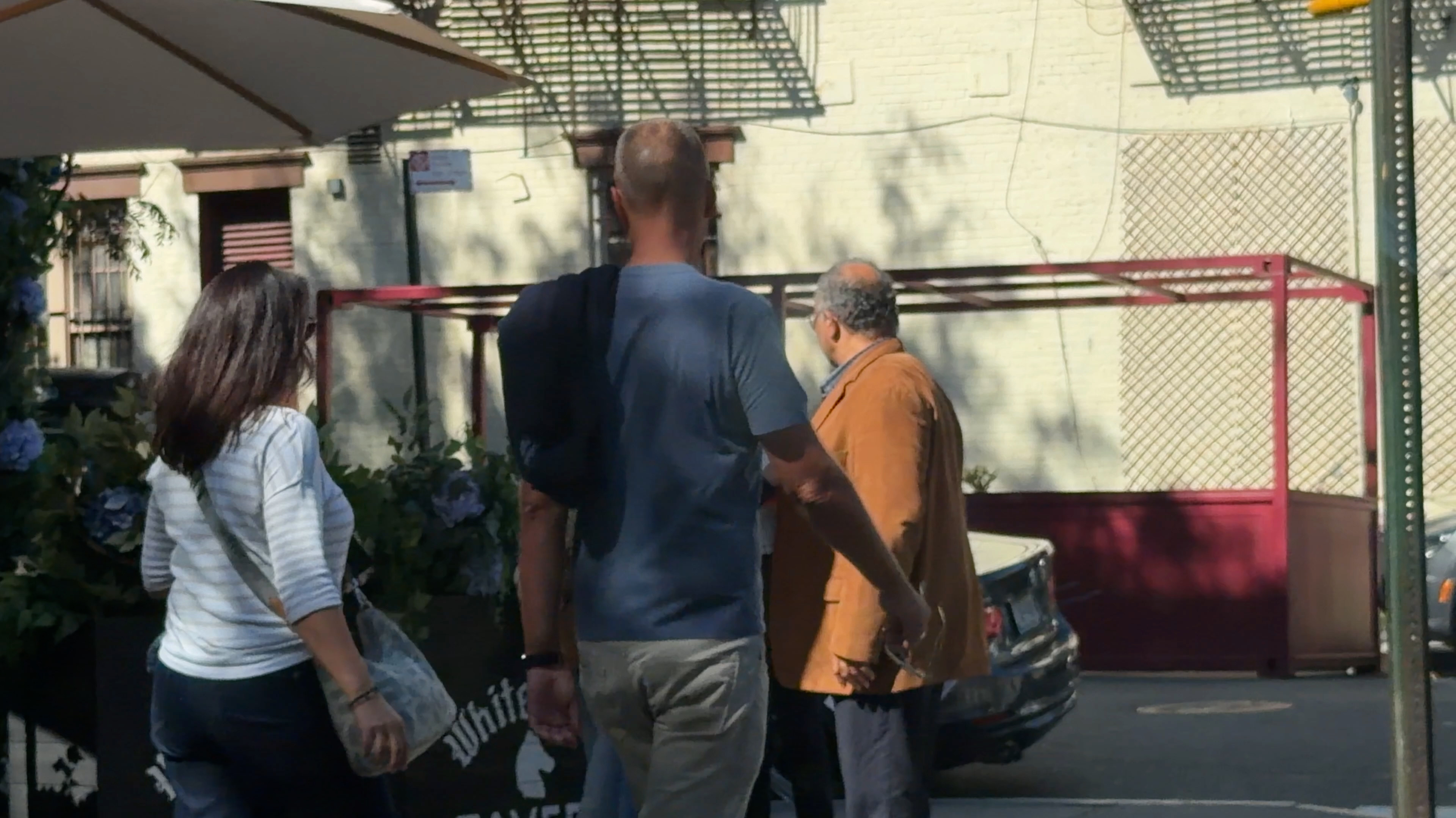 RAW VIDEO: ‘The Cosby Show’ Actor Geoffrey Owens Seen Working At ...