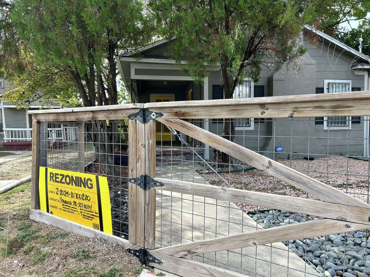 Firm wants to renovate St. Mary's Strip houses for day-time businesses