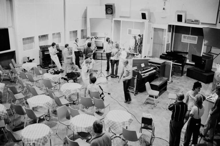 The Beatles’ 5-Hour Recording Session That Made History