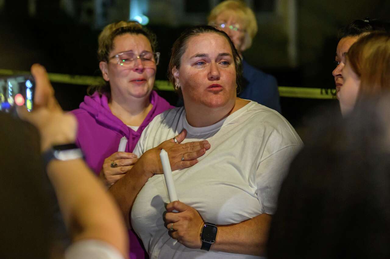 Photos: Hundreds mourn Albany fire victims
