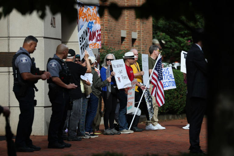 Ex-FBI Director James Comey insists he’s innocent as he faces down ...