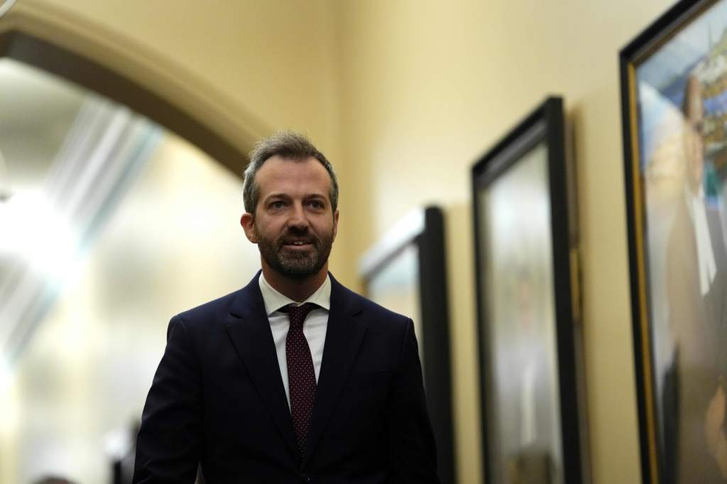 Canada Post strike: Union, minister to meet amid pressure to ‘sort it out’