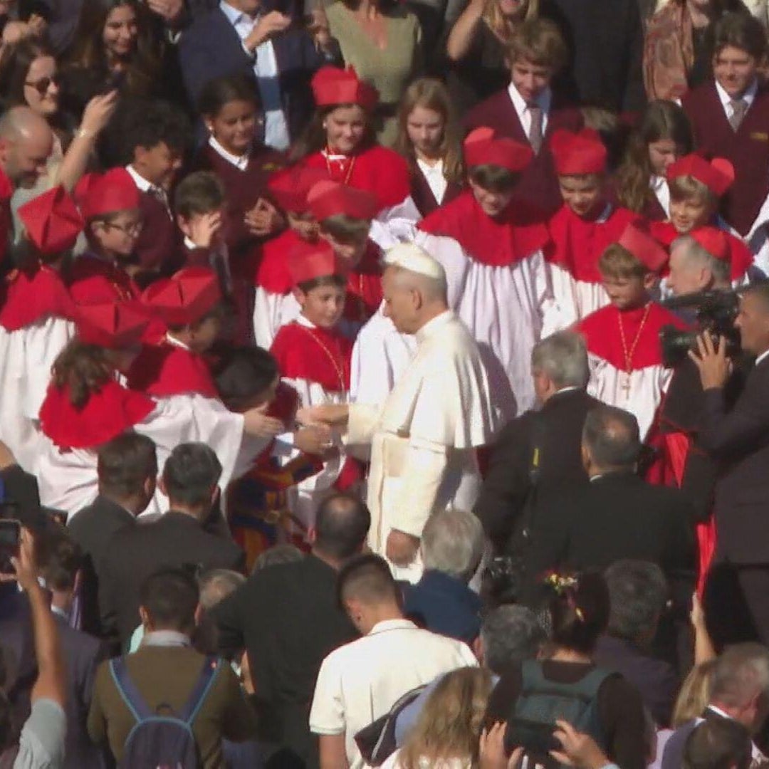 Chicago's viral "conclave kids" meet Pope Leo XIV
