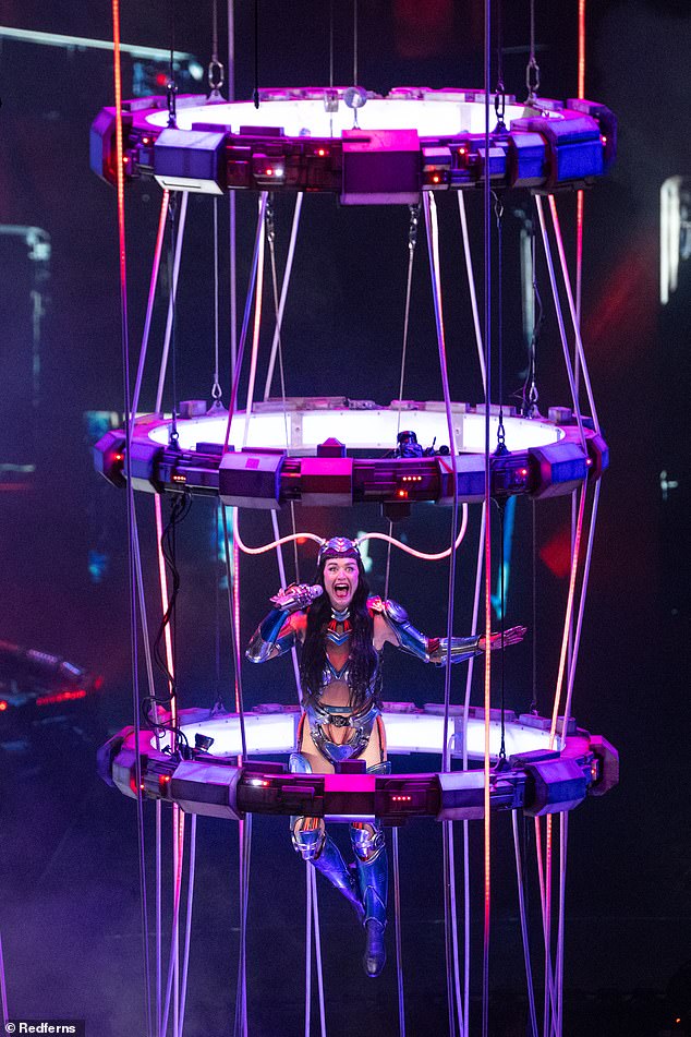 Katy Perry wears a futuristic metal bodysuit to perform in Glasgow as ...
