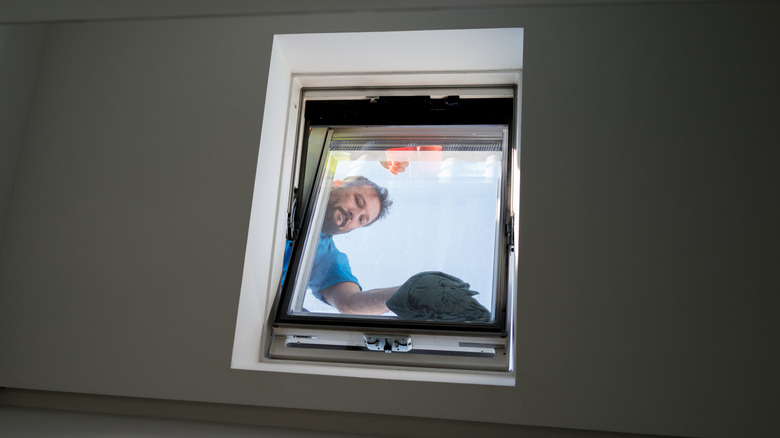 4 Tips For Easily Cleaning Your Skylights