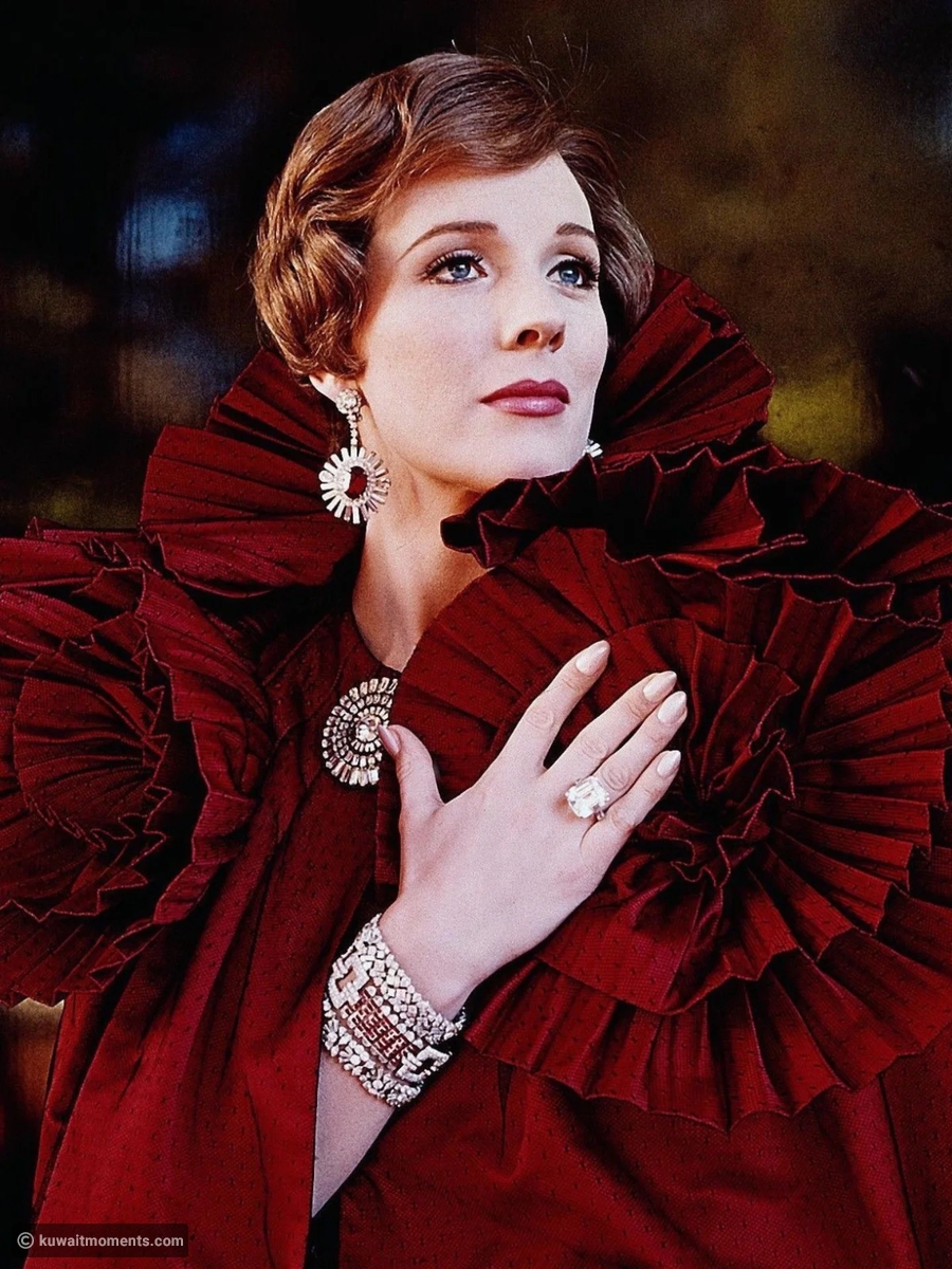 At 90, Julie Andrews Shares Her Secrets to Grace and Glow