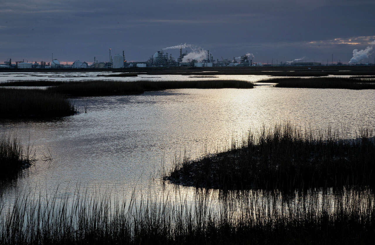 Dow plant fire caused more than 2 tons of chemical emissions, report says