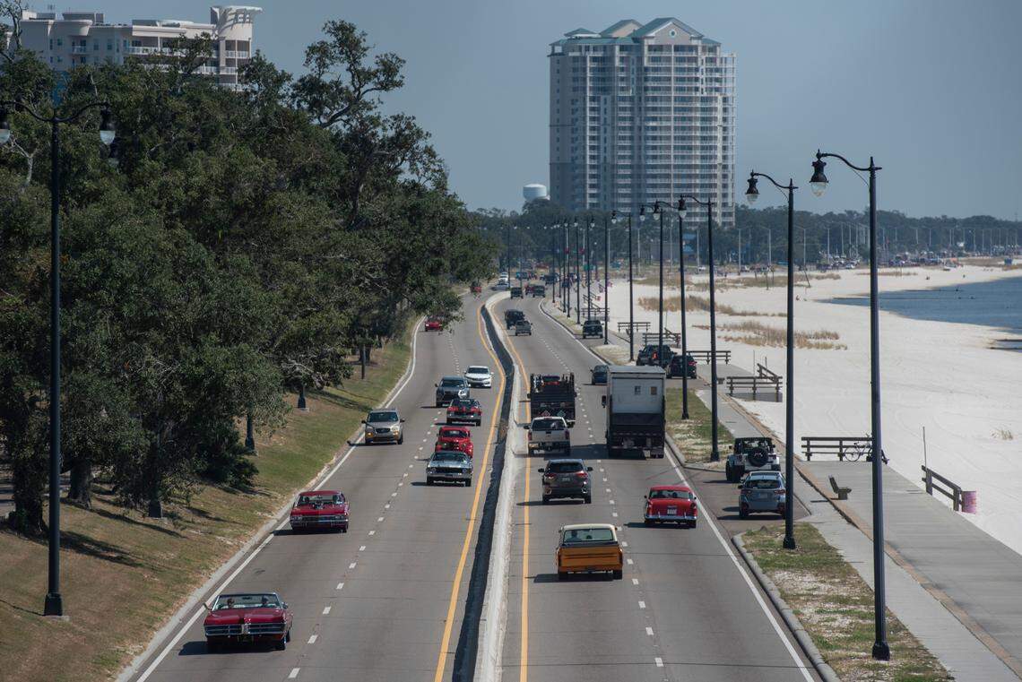 Driver seriously hurt after ‘showboating' leads to crash on MS Coast ...