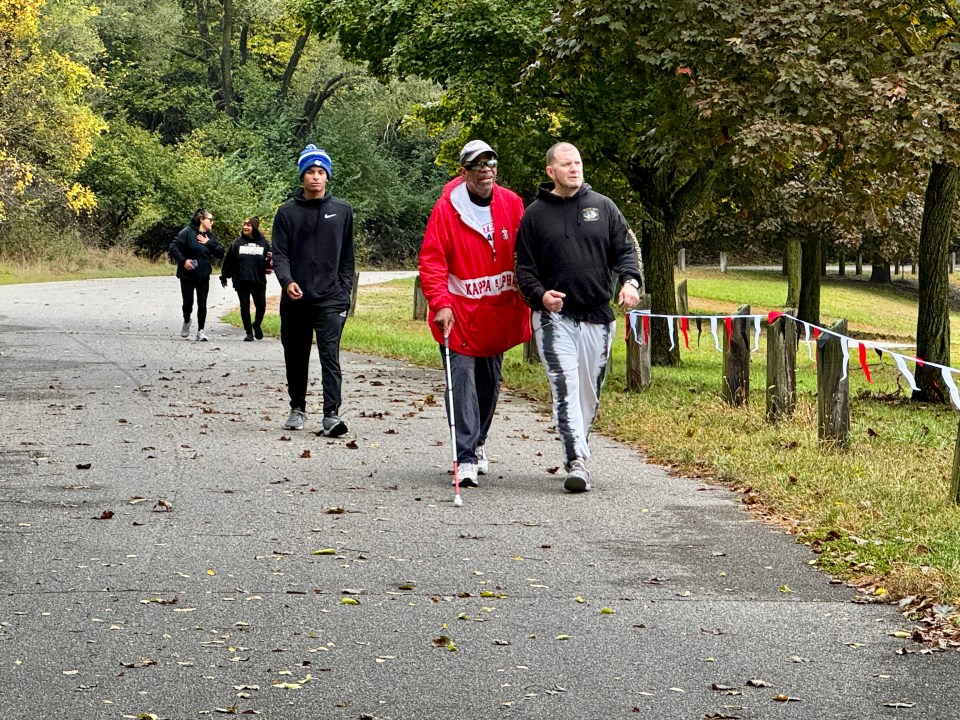 Kalamazoo 5K benefits adults who are blind, visually impaired