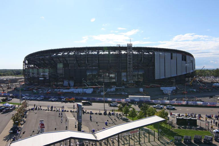 Bills request amendment to new $2B stadium project while old arena is ...