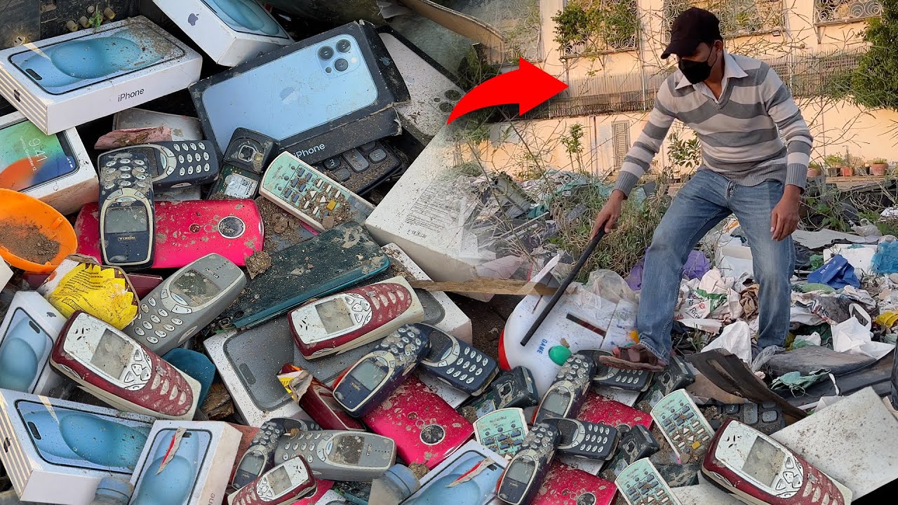 Watch me revive a vintage phone from the ashes!