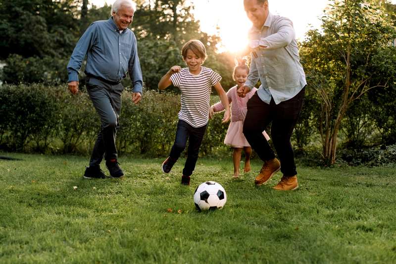 Gemeinsam aktiv: Sport mit Kindern: So bringst du mehr Bewegung in den ...