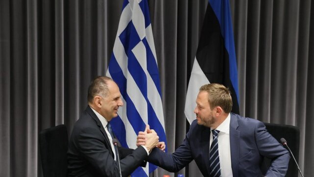 Συνάντηση Γεραπετρίτη - Τσάκνα στο Ταλίν: "Καταδικάζουμε τις ...