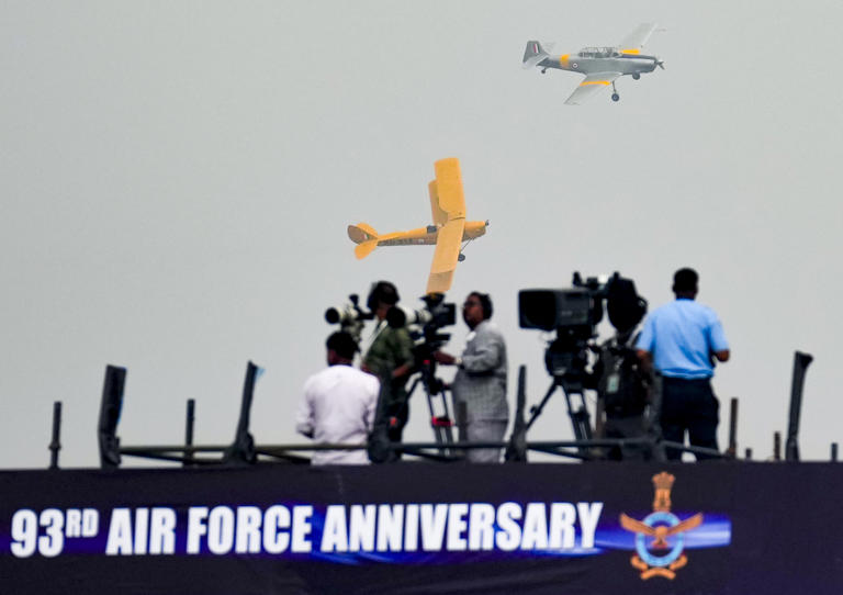 IAF chief rides vintage Ford car at Air Force Day celebrations