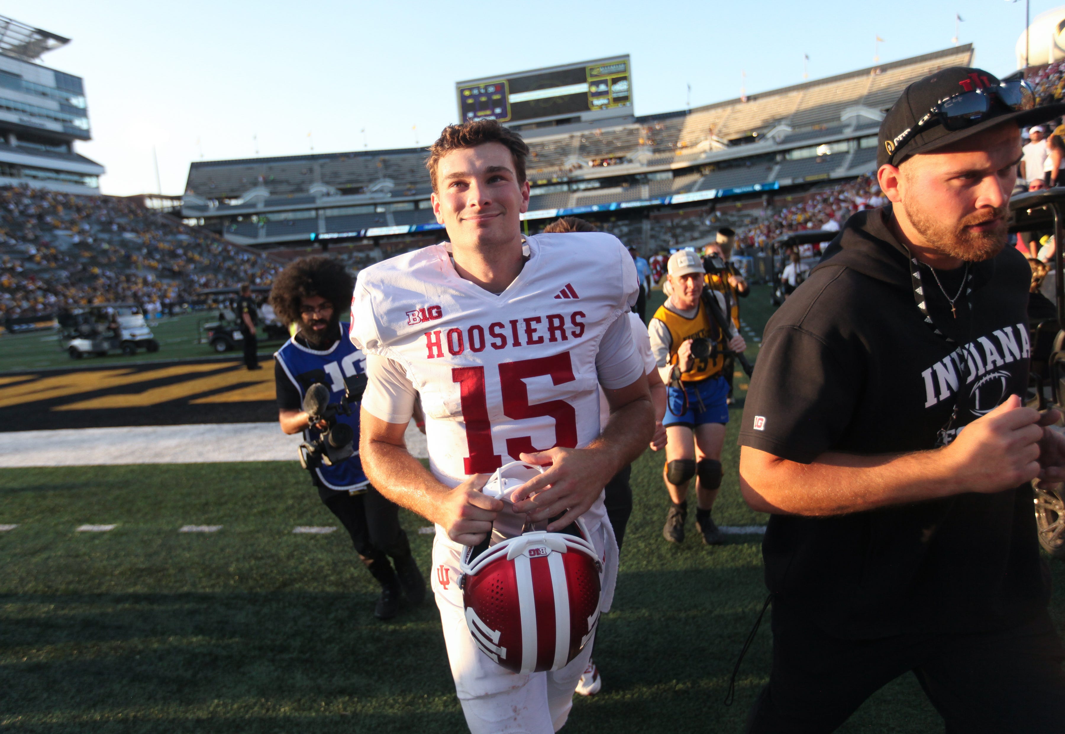 2026 NFL mock draft has QBs Fernado Mendoza, Dante Moore skyrocketing ...