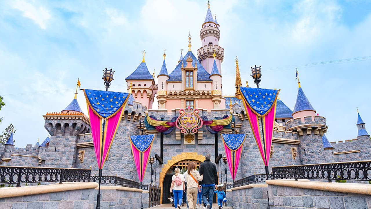 Disneyland drops new limited-time ticket offer for Californians - are ...