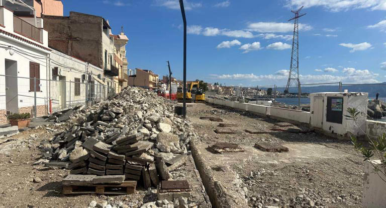 Lavori fermi a Torre Faro: nel cantiere di via Palazzo non si vedono ...