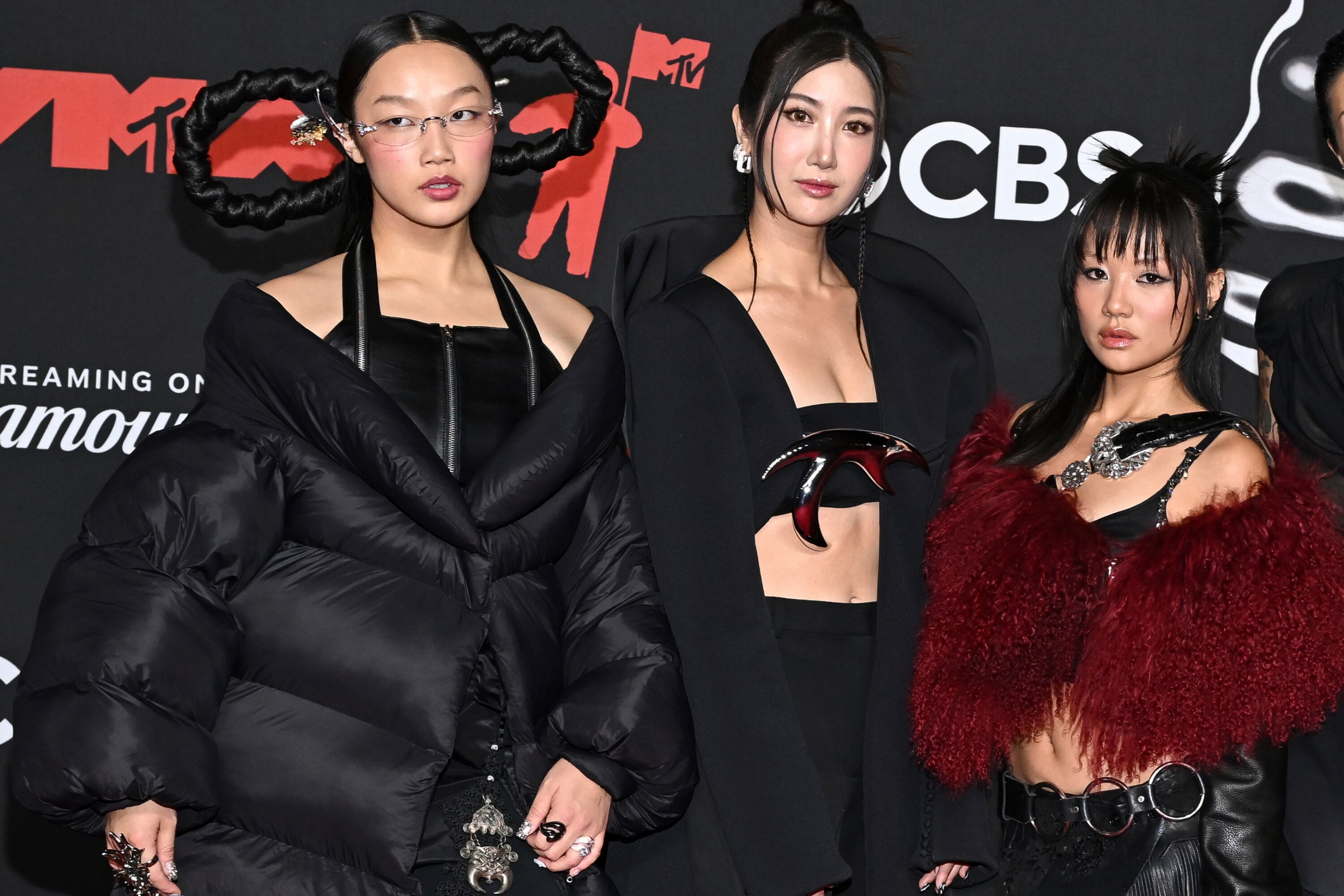 HUNTR/X Vocalists' 'Golden' Performance, Ghost Tale on Fallon