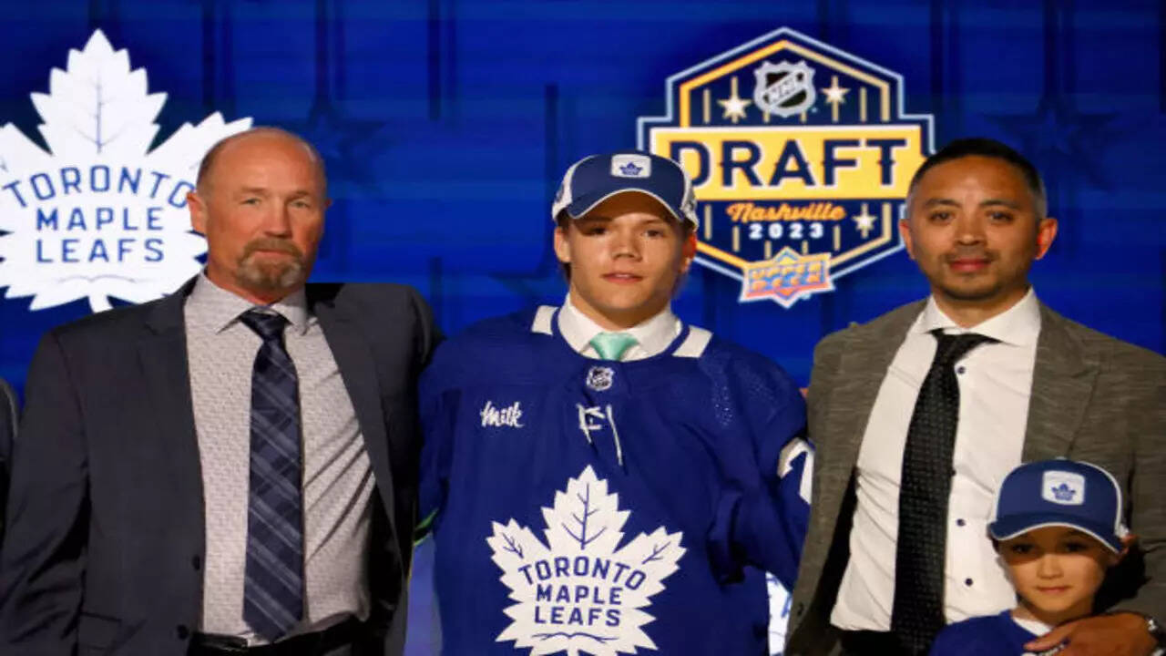 Easton Cowan confirmed on Maple Leafs roster against Canadiens for 2025 ...