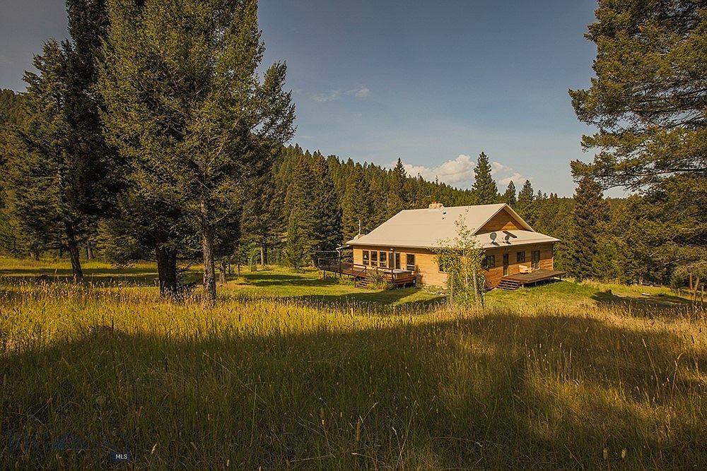 Secluded Cabin on 155 Acres in Montana: Modern Mountain Retreat with ...