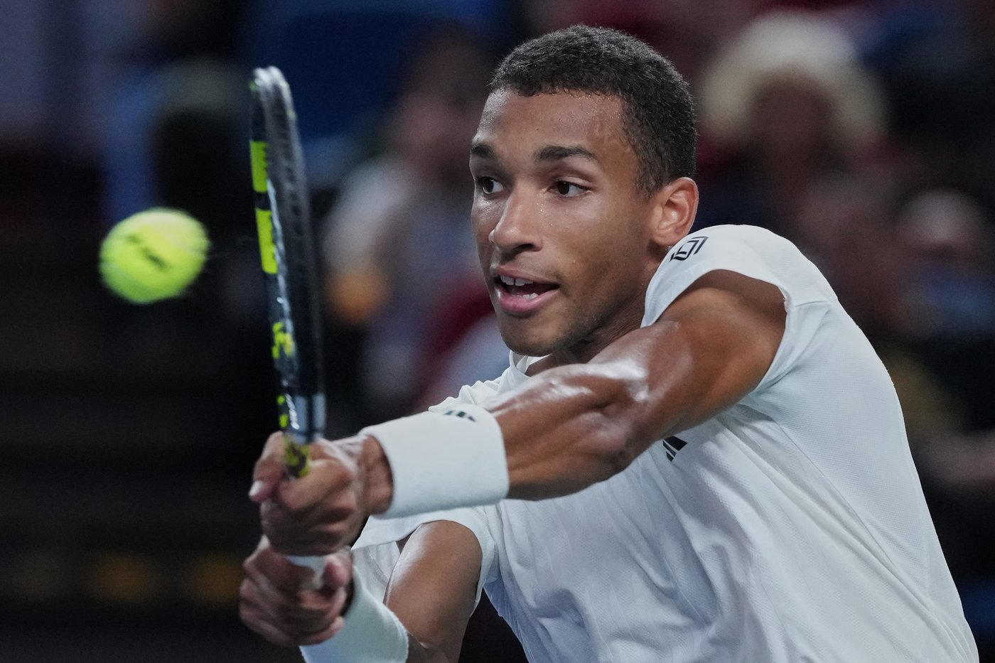 De Minaur wins 50th match of the season to reach quarterfinals at ...