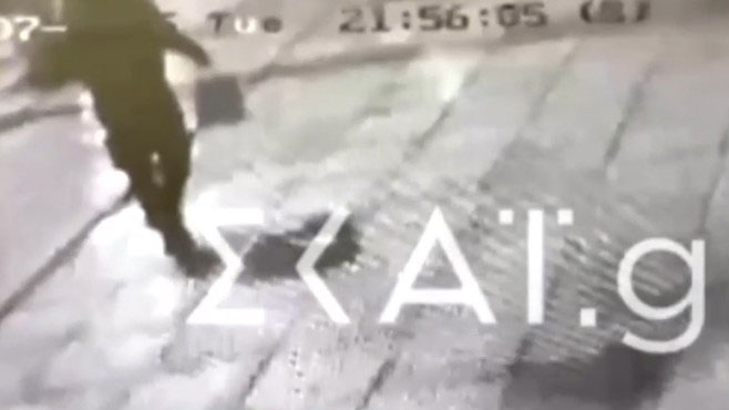 Εκρηξη στη Μιχαλακοπούλου: Στο μικροσκόπιο της ΕΛ.ΑΣ. βίντεο με άνδρα ...