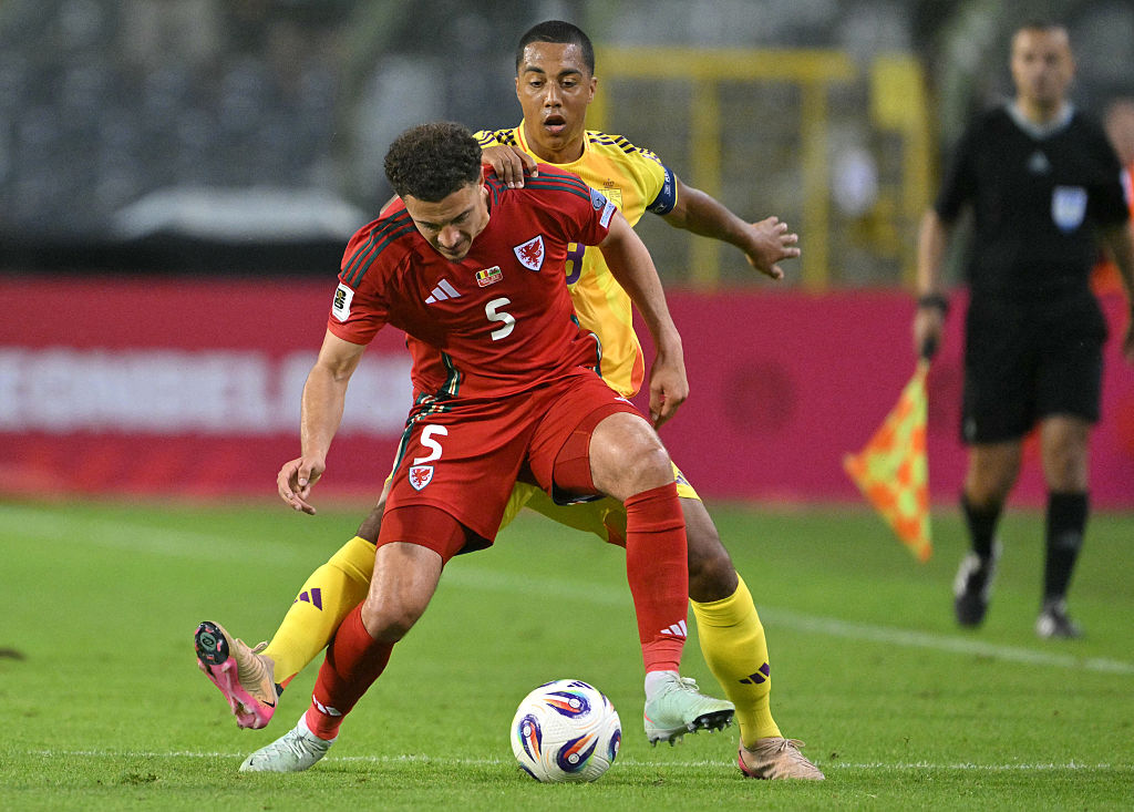 Leeds United veteran heaps praise on young leader defying age in ...