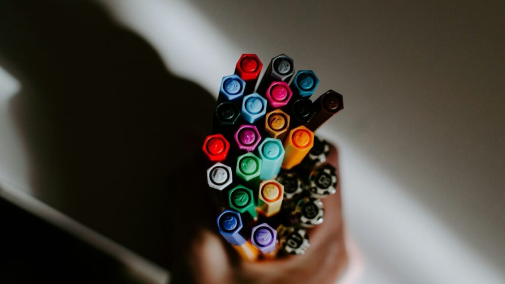 10 things I stopped keeping in my junk drawer