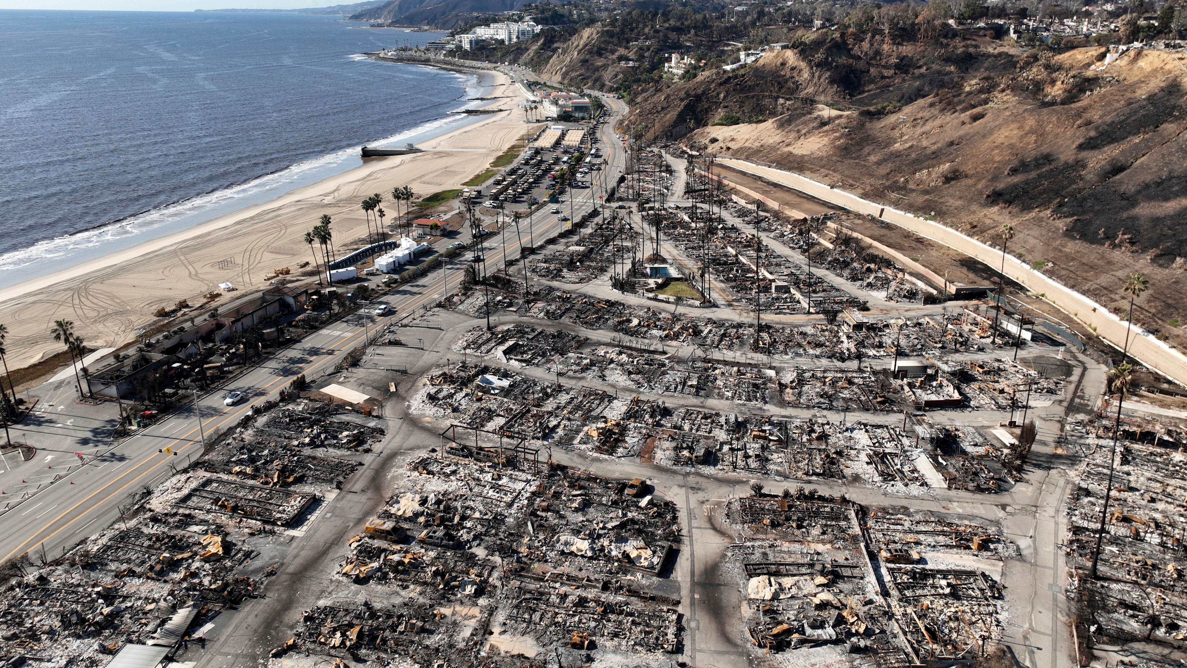 Trump signs executive order aimed at taking over wildfire rebuilding ...